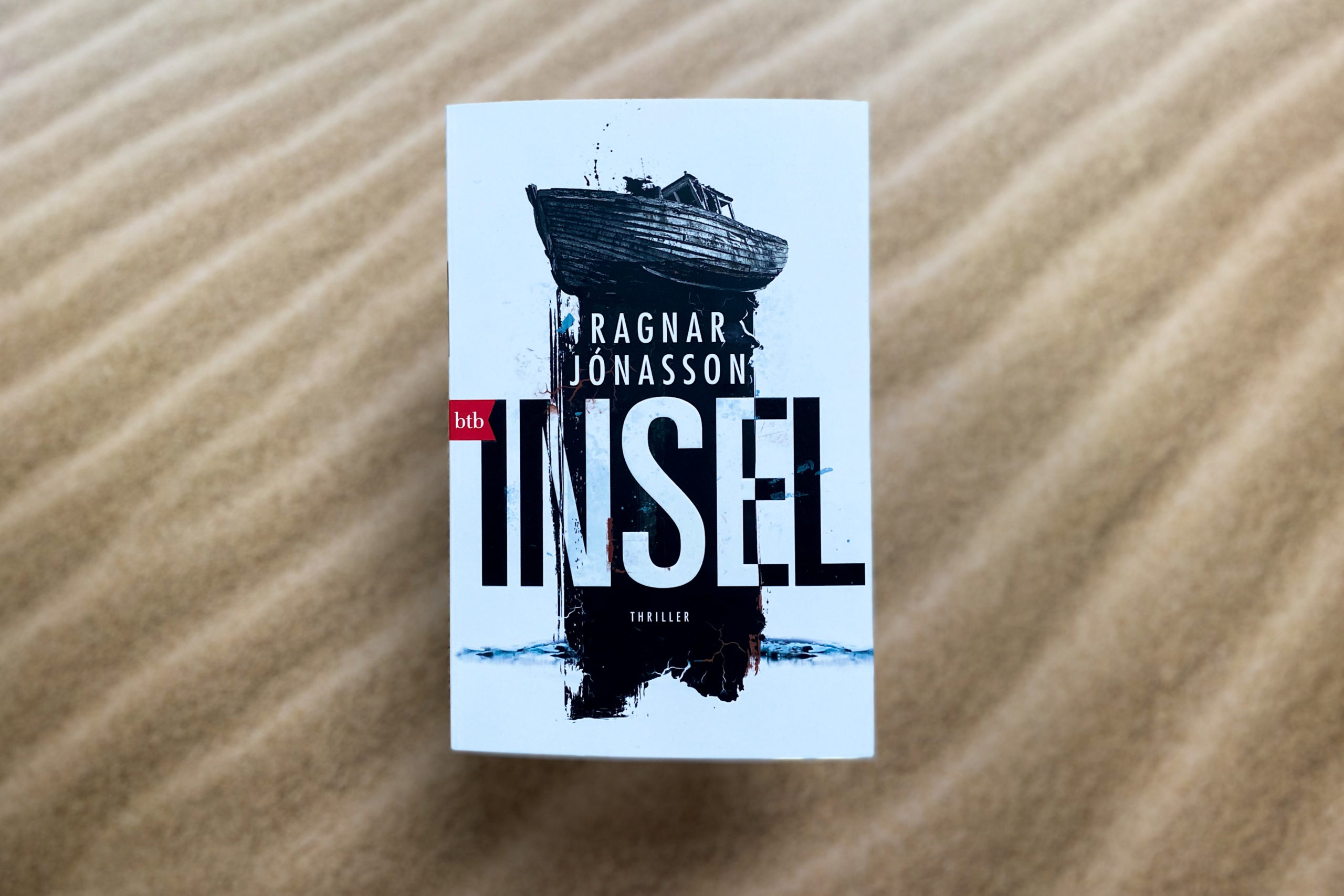 INSEL von Ragnar Jónasson | Hulda-Trilogie | Von Buch zu Buch